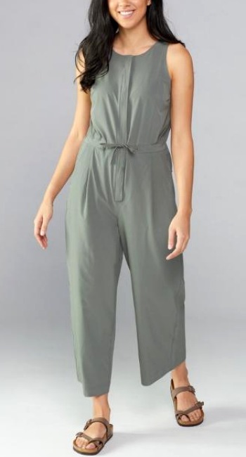 Best Sun Protective Clothing for Women: Stylish and Travel-Friendly Picks